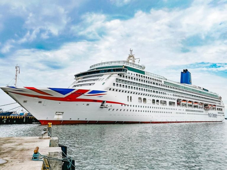 What is Manta Cruise Ship Port Like? - Manta Tour Guides